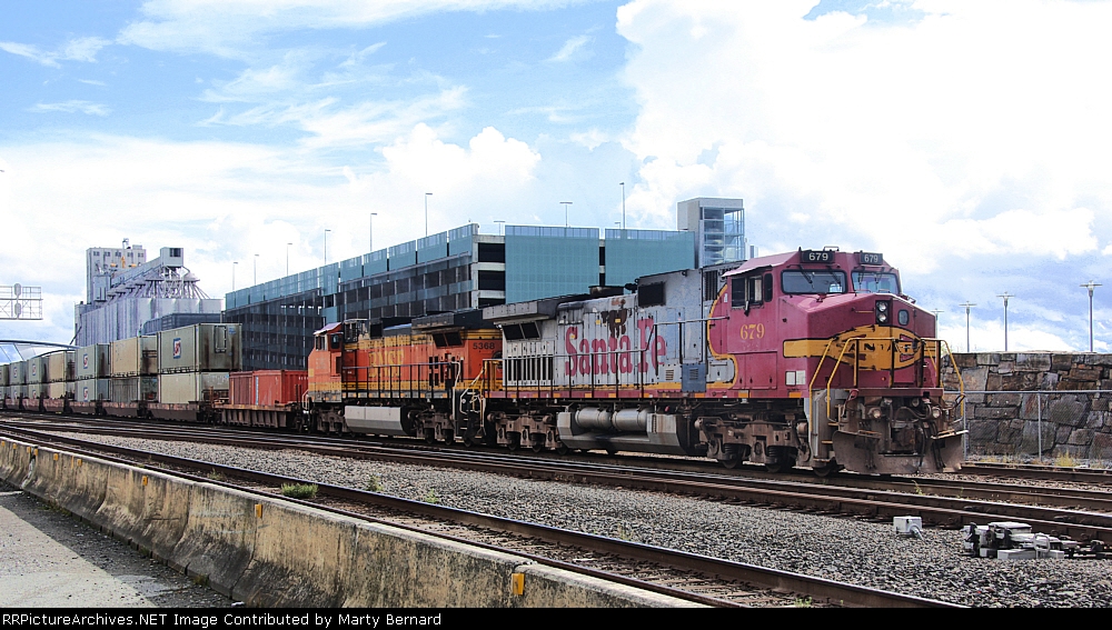 BNSF 679 and 5368 Probably Waiting for a Window for Stevens Pass.